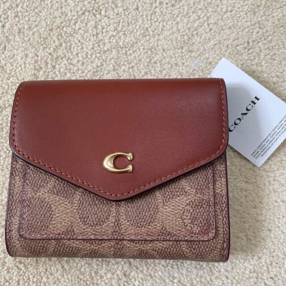 Coach | Bags | Coach Small Wyn Colorblock Wallet In Signature Canvas ...